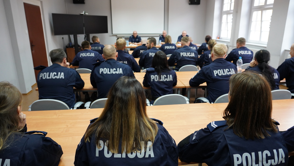Kolejna edycja kursu aspiranckiego w opolskiej komendzie za nami - KWP ...